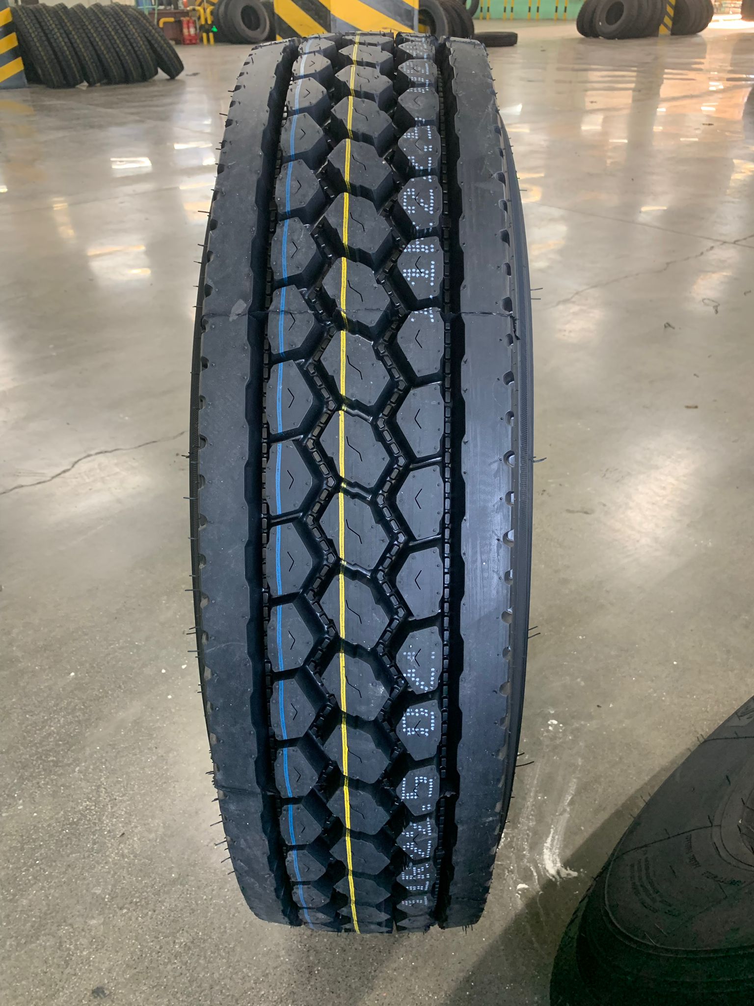 11R22.5 CLOSED SHOULDER SEMI TRUCK DRIVE TIRES SR835 – BBN Trailer And ...